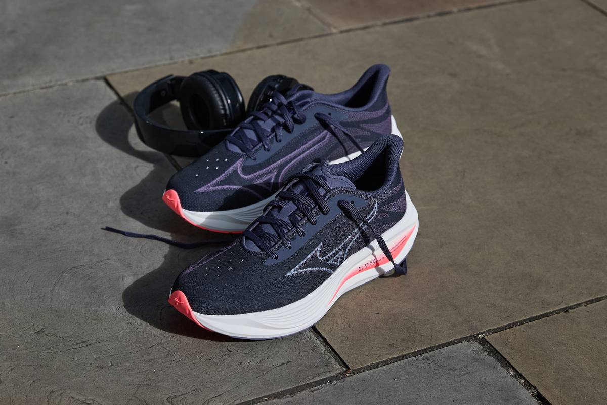 MIZUNO NEO COSMO - BARITONE BLUE/SNOW WHITE/STRIKING CORAL