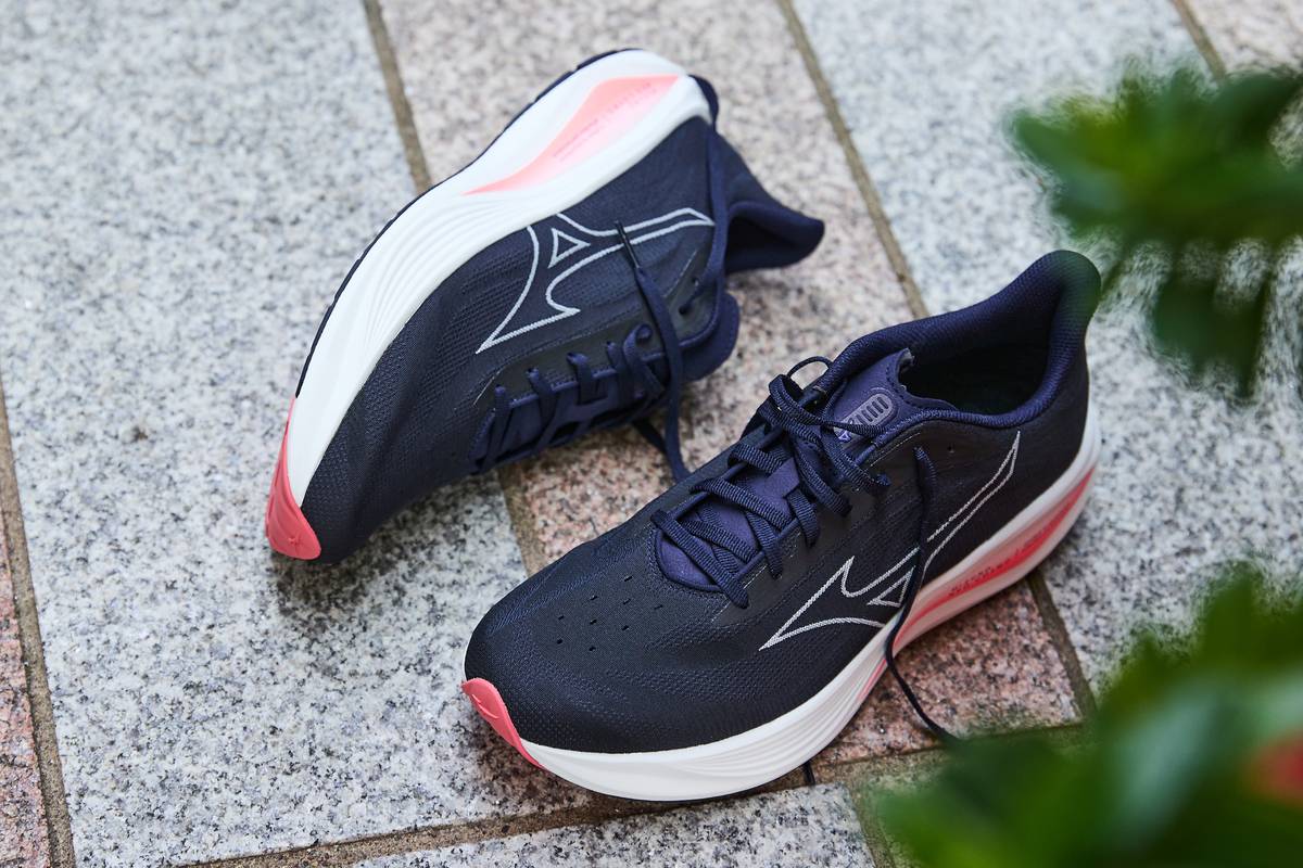 MIZUNO NEO COSMO - BARITONE BLUE/SNOW WHITE/STRIKING CORAL